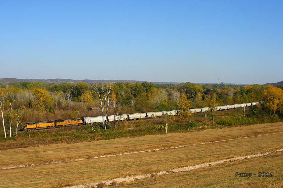 Northbound UP Empty Grain Train